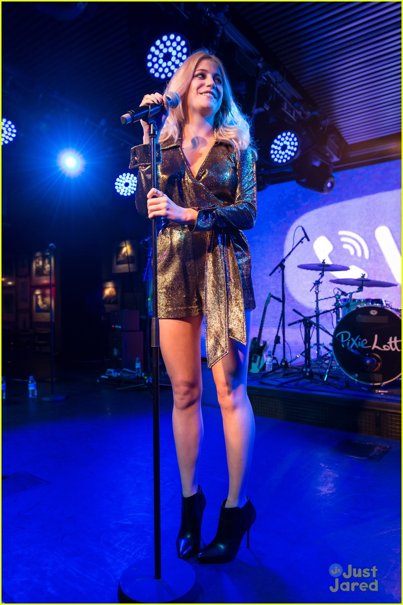 Pixie Lott Gains Some Older Fans From 'Strictly Come Dancing' Gig ...