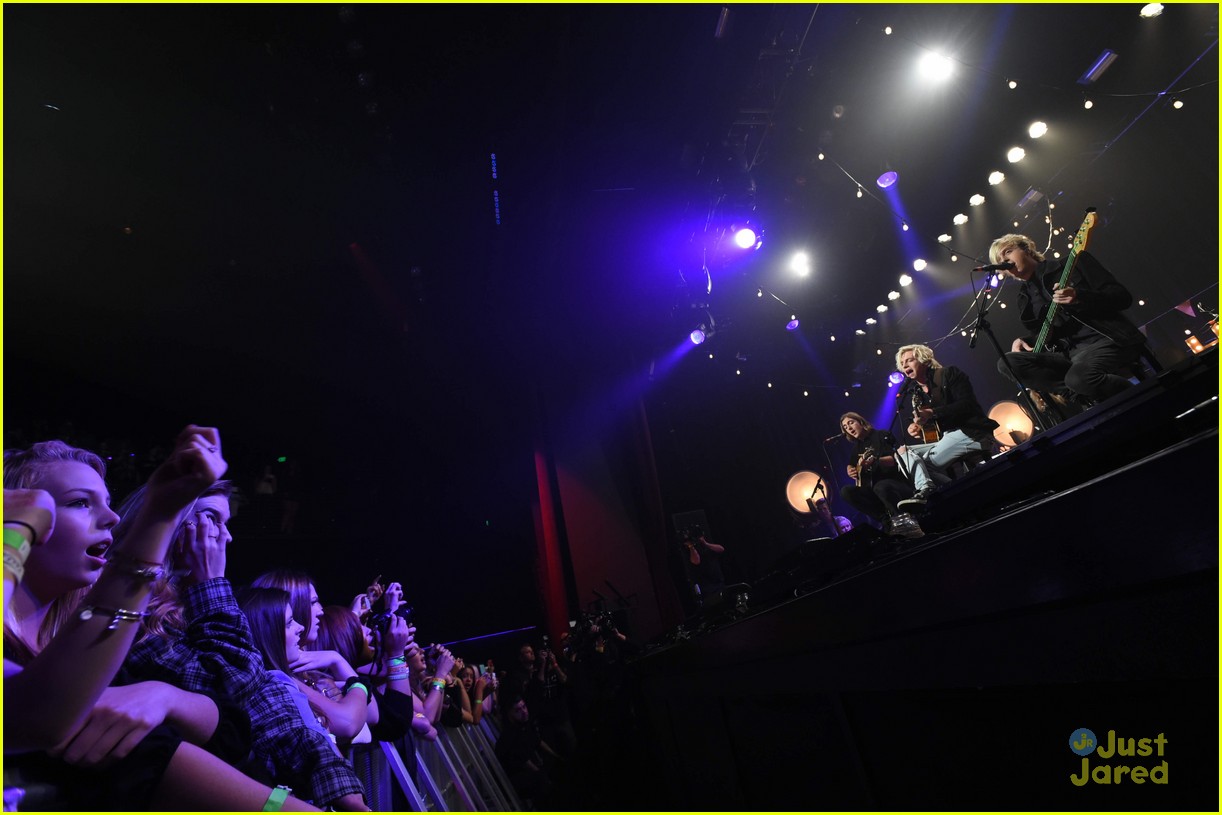 R5 Definitely Made Us Smile at Radio Disney's Family VIP Birthday - See ...