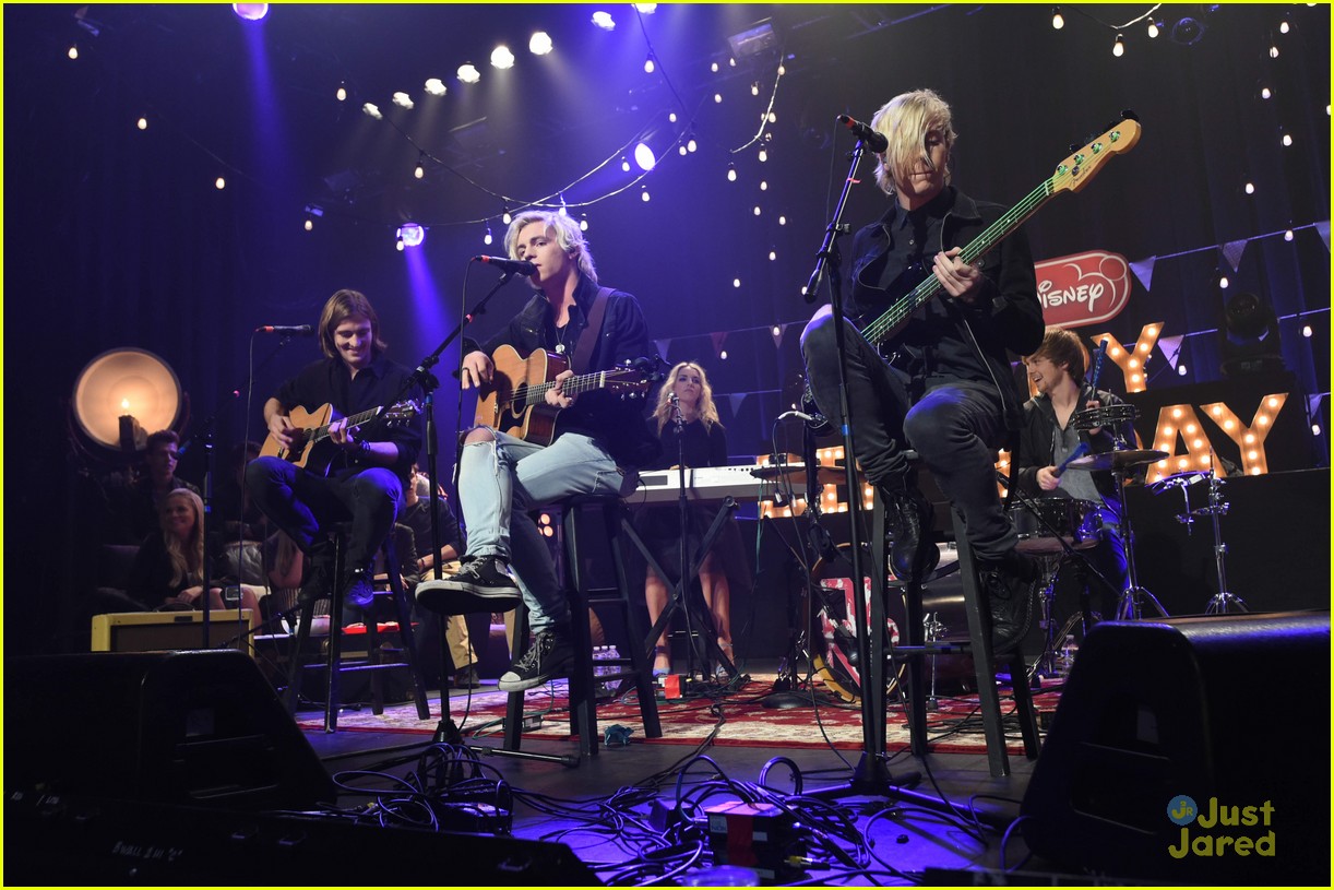 R5 Definitely Made Us Smile at Radio Disney's Family VIP Birthday - See ...