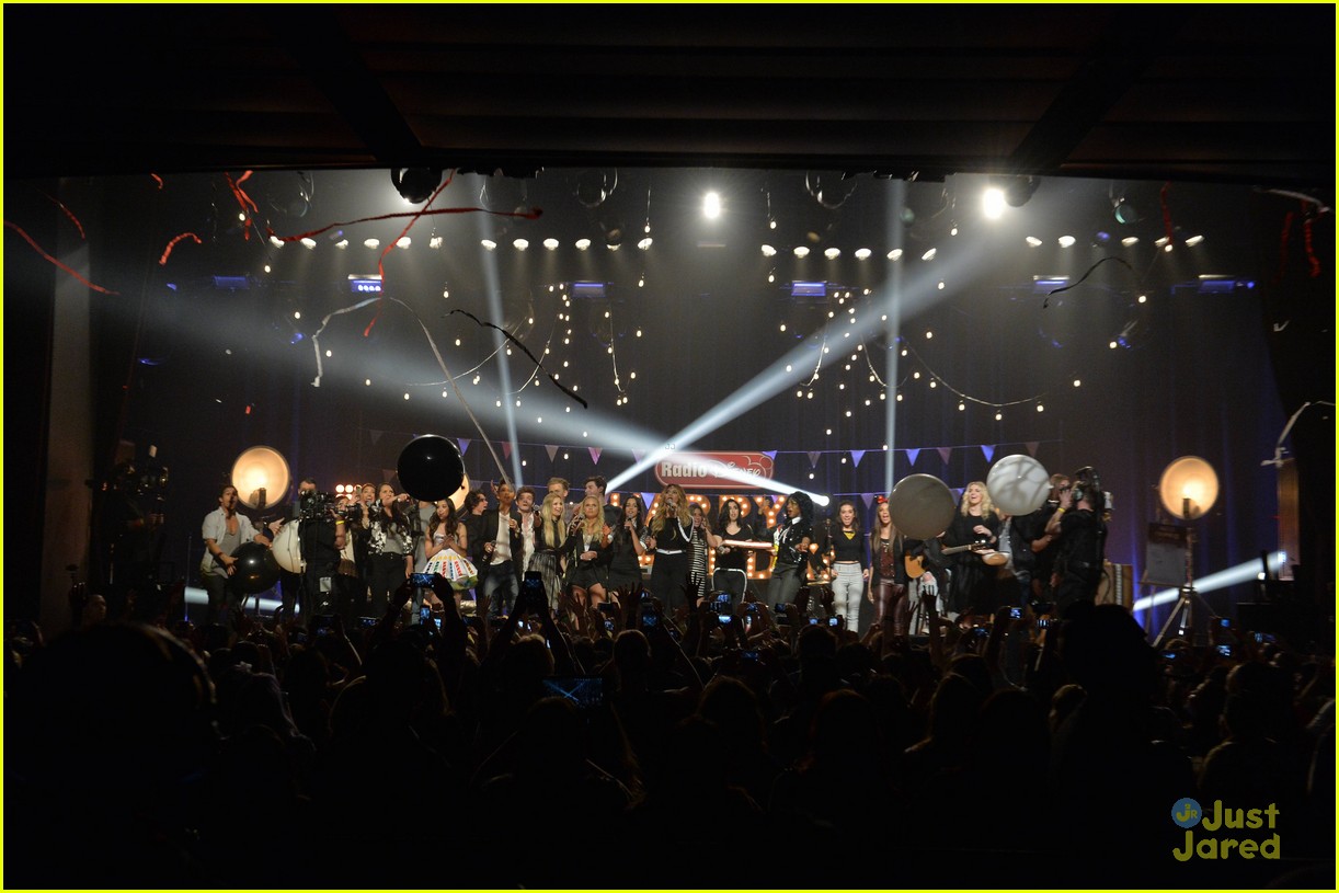 R5 Definitely Made Us Smile at Radio Disney's Family VIP Birthday - See ...