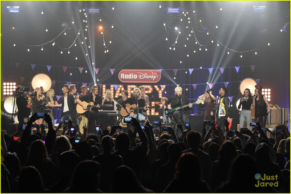 R5 Definitely Made Us Smile at Radio Disney's Family VIP Birthday - See ...