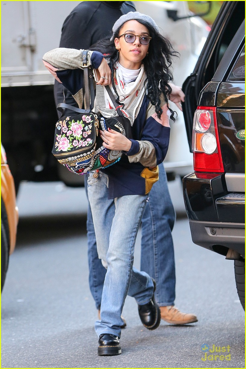 Robert Pattinson & FKA twig Step Out Together Before Her Boston Concert ...