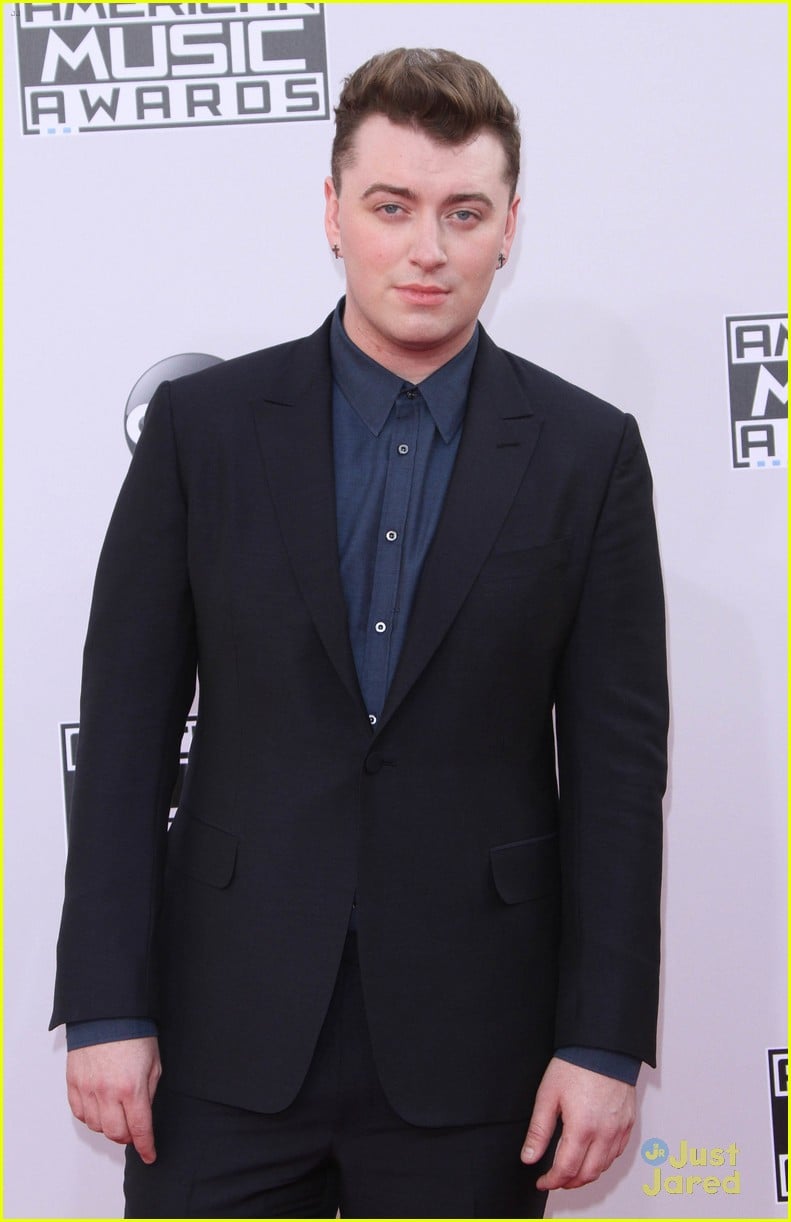Sam Smith's Skin Looks Flawless Despite Heat Before American Music ...