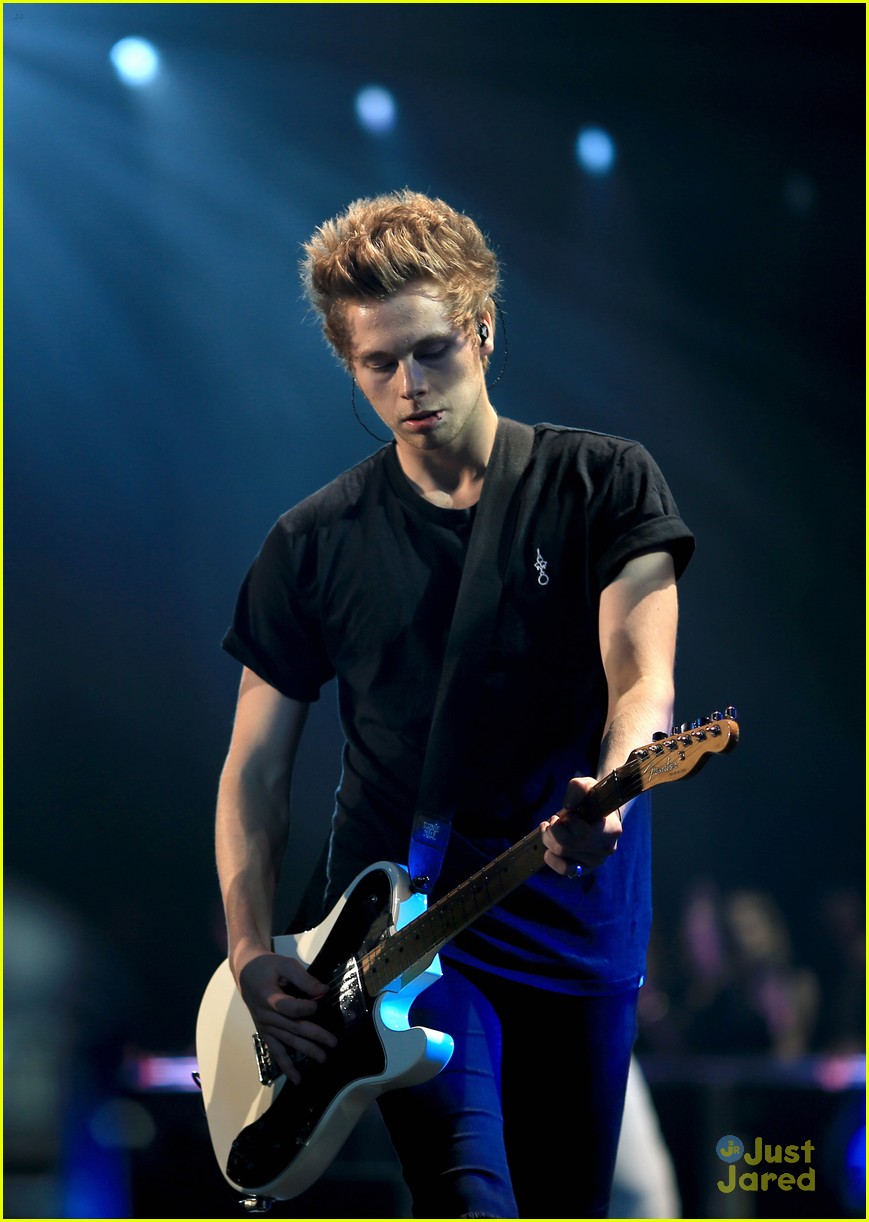 5 Seconds Of Summer Play KIIS FM's Jingle Ball After 'What I Like About ...