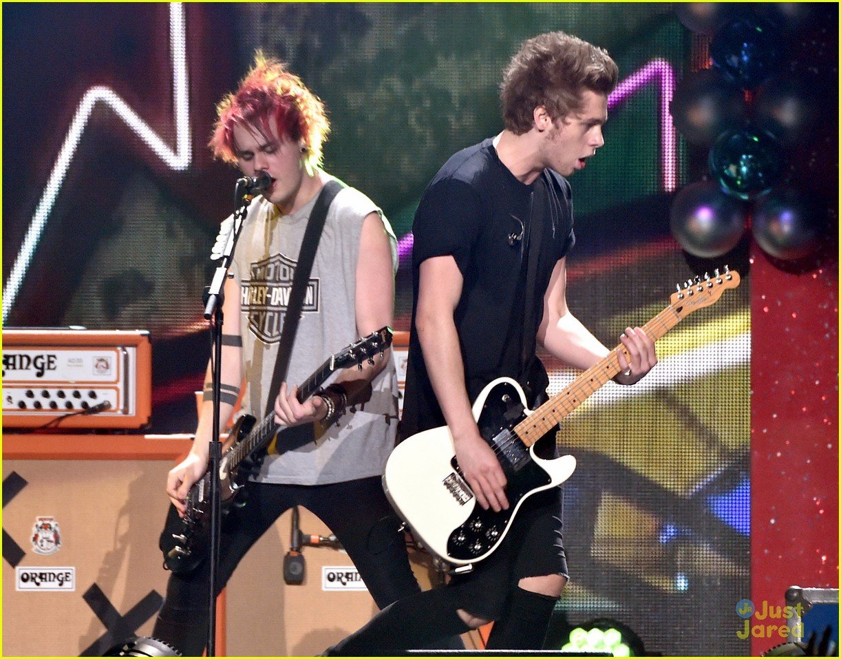 Full Sized Photo of 5sos shred stage jingle ball concert pics 19 | 5 ...