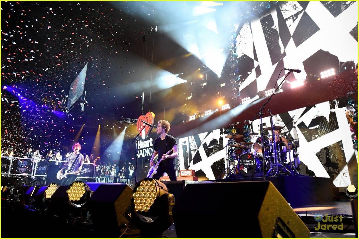 Full Sized Photo of 5sos shred stage jingle ball concert pics 22 | 5 ...