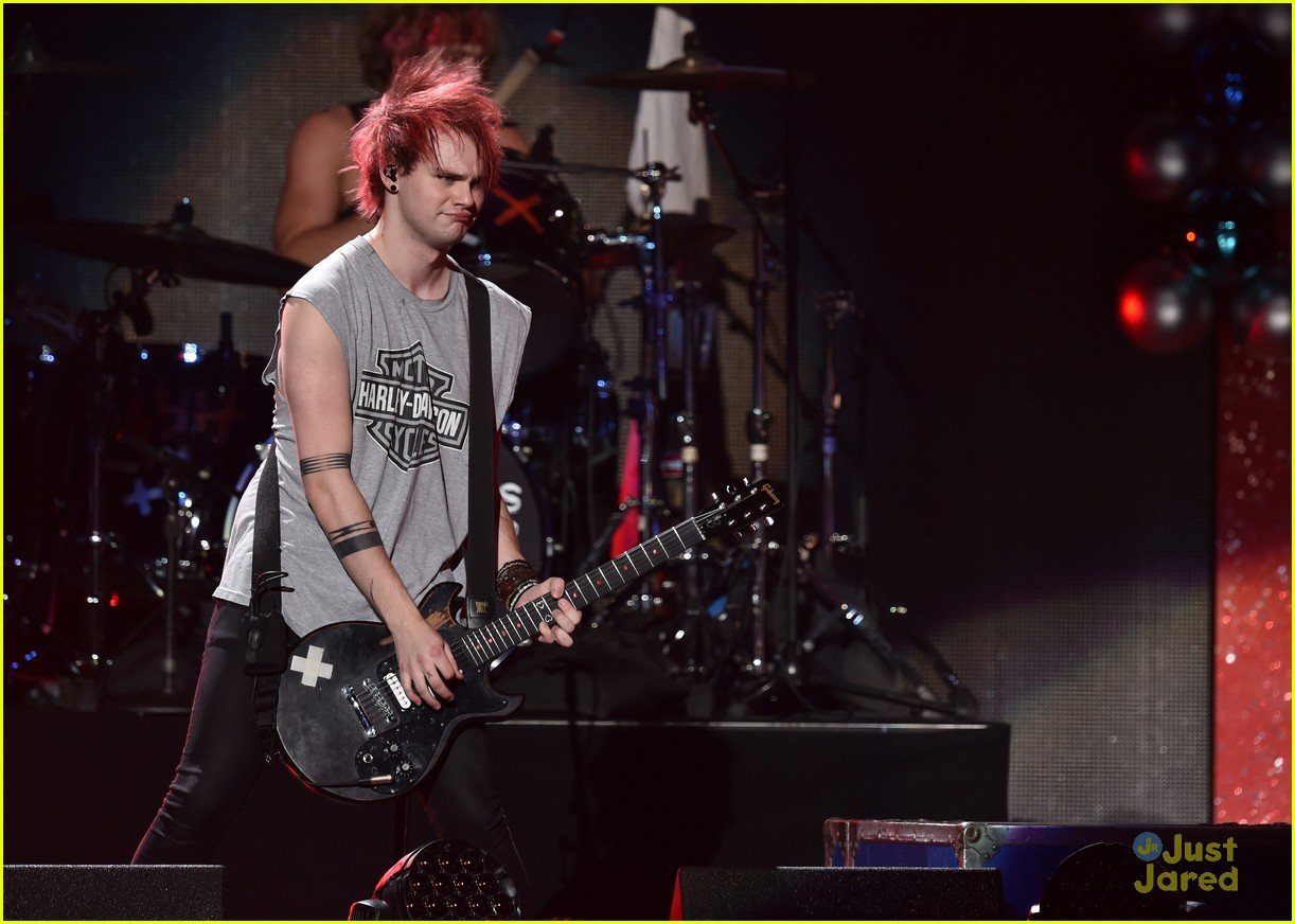Full Sized Photo of 5sos shred stage jingle ball concert pics 26 | 5 ...