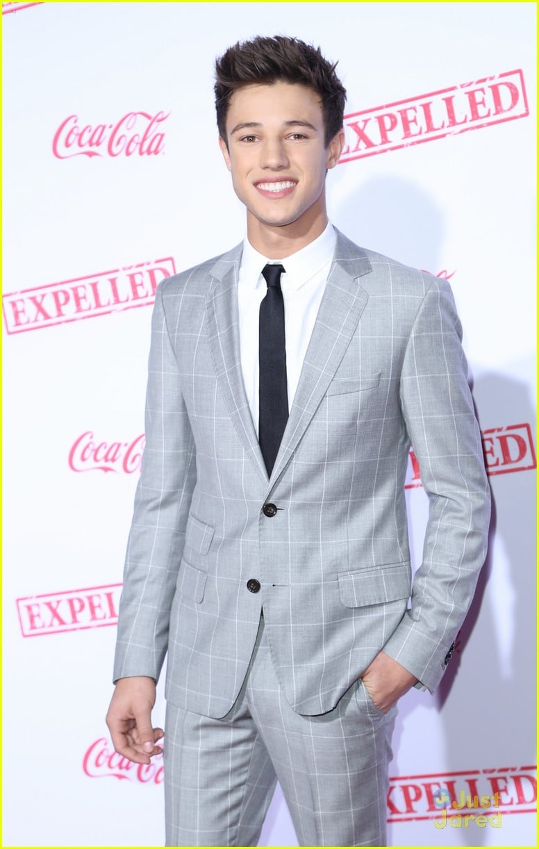 Kelli Berglund & Alli Simpson Support Cameron Dallas At 'Expelled ...