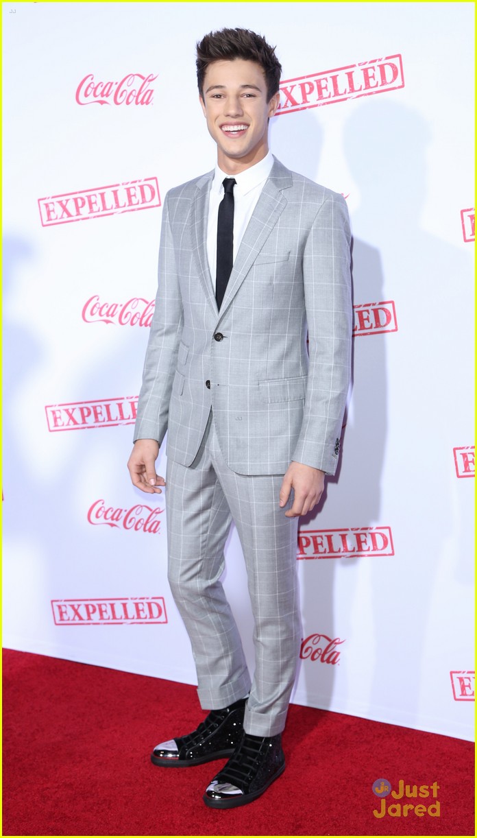Kelli Berglund & Alli Simpson Support Cameron Dallas At 'Expelled ...