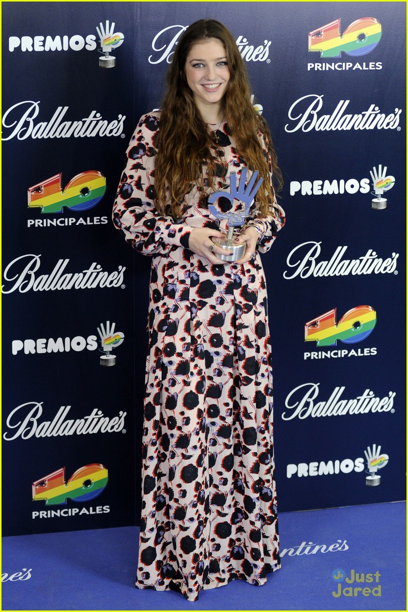 Birdy Beats Out Ariana Grande & Lorde For Los Principales Award | Photo ...