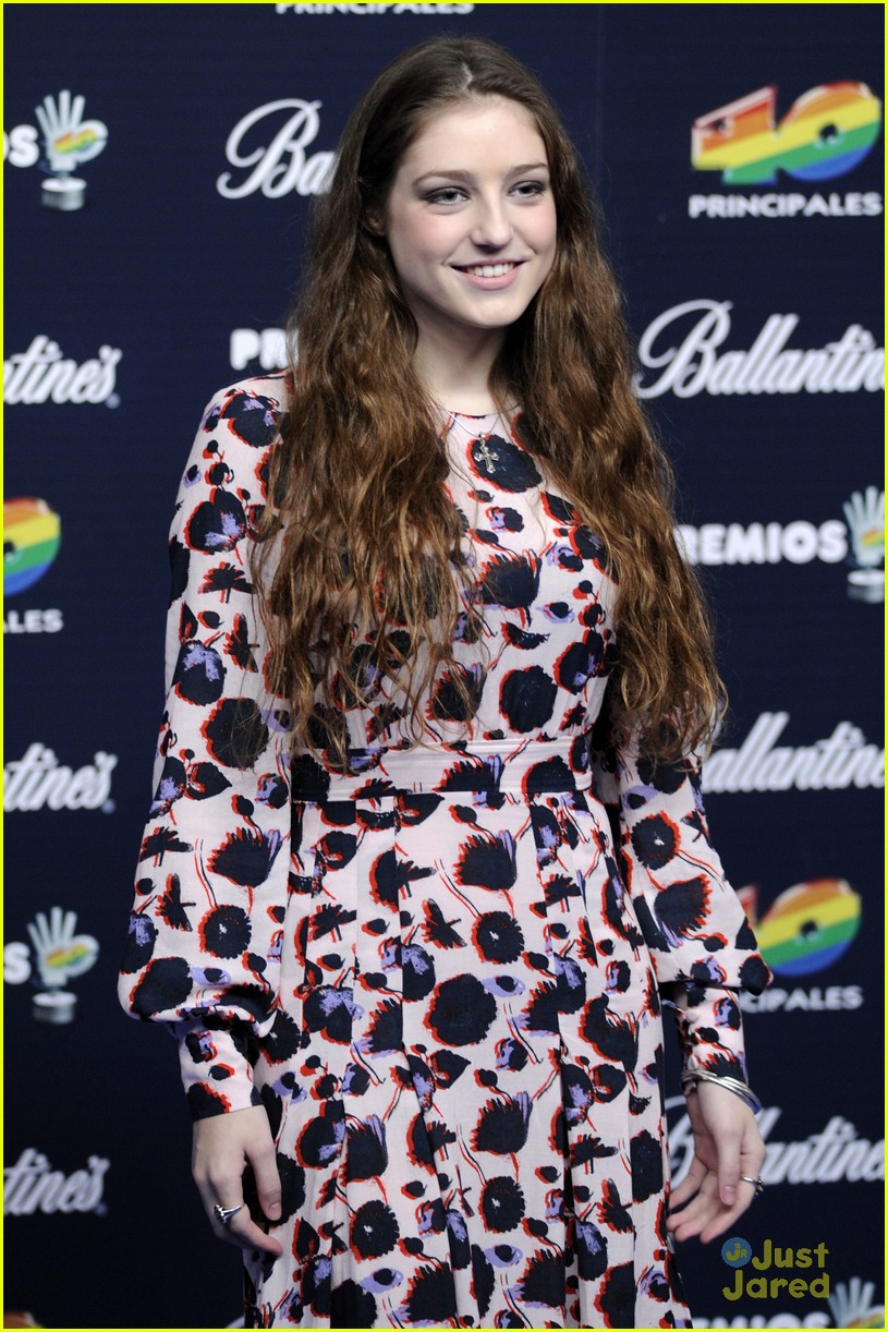 Birdy Beats Out Ariana Grande & Lorde For Los Principales Award | Photo ...