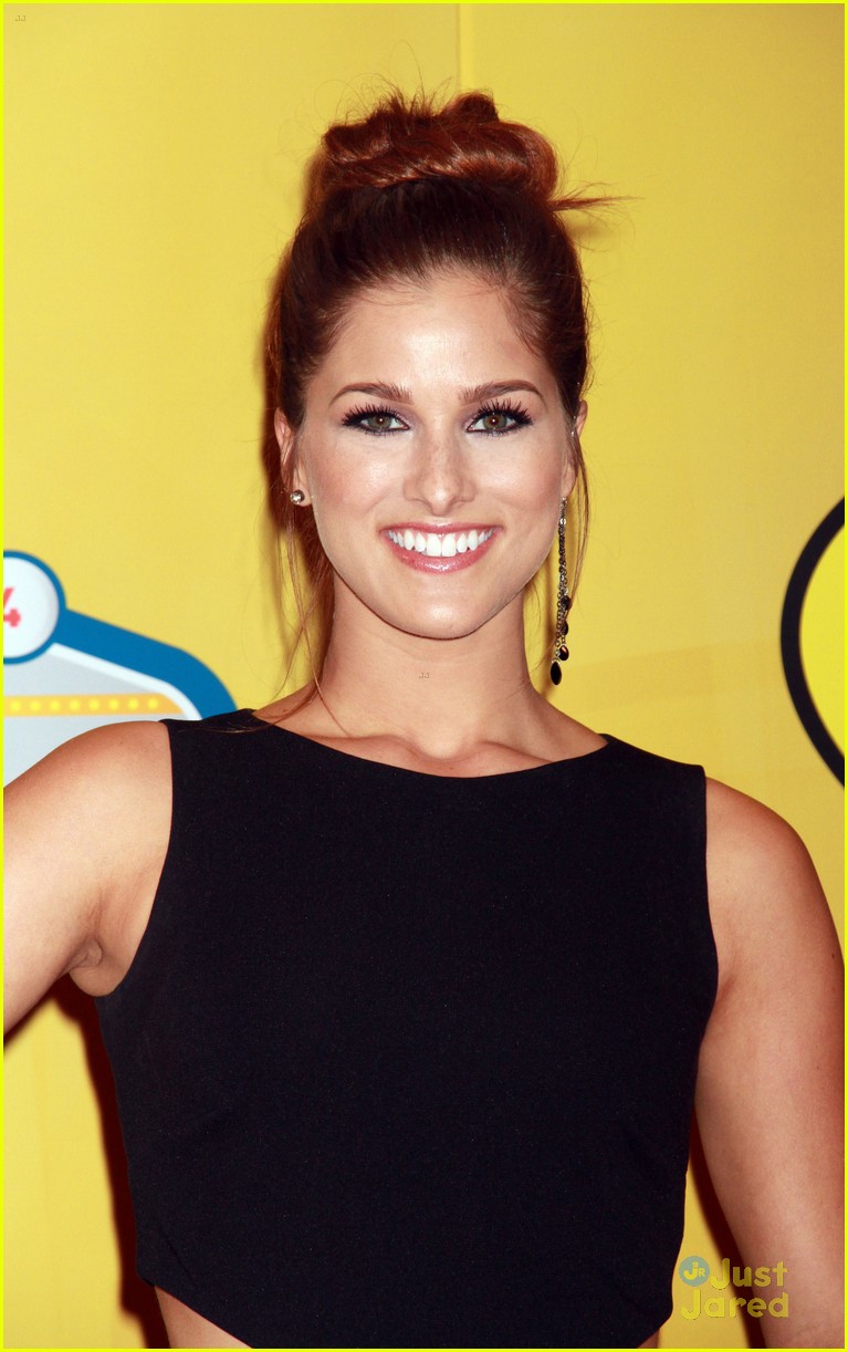 Cassadee Pope Races Off To Vegas For NASCAR Sprint Cup Series Awards ...