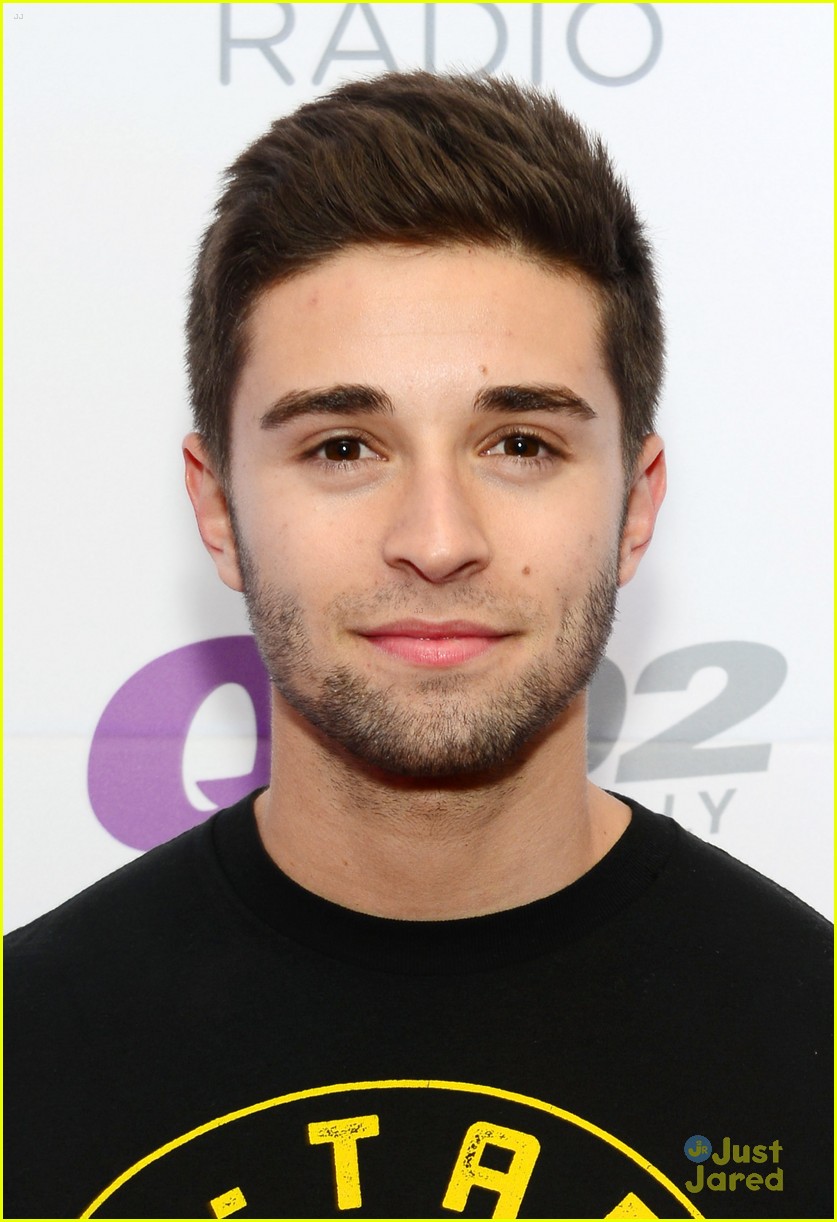 Jake Miller Makes Surprise Appearance at Q102 Jingle Ball; Bea Miller ...