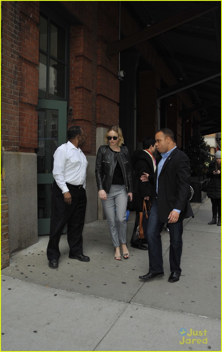 Jennifer Lawrence's Bodyguard Justin Riblet is 'Very Popular' With Her ...