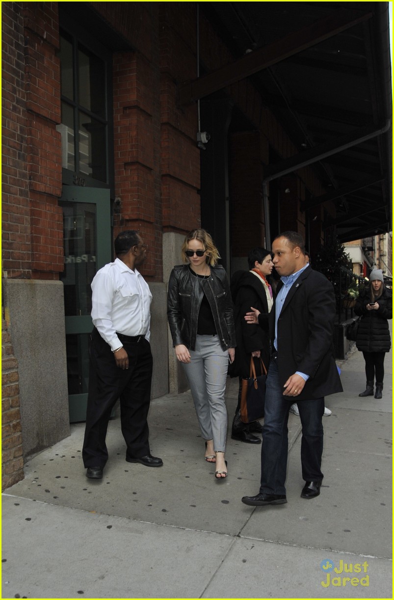 Jennifer Lawrence's Bodyguard Justin Riblet is 'Very Popular' With Her ...