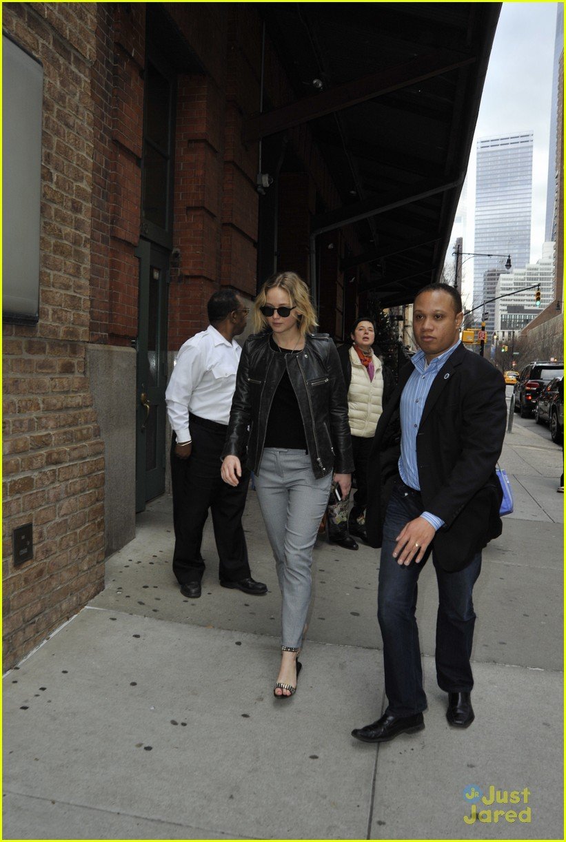 Jennifer Lawrence's Bodyguard Justin Riblet is 'Very Popular' With Her ...