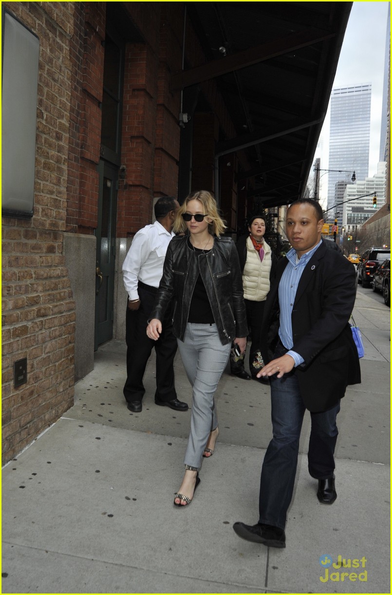 Jennifer Lawrence's Bodyguard Justin Riblet is 'Very Popular' With Her ...