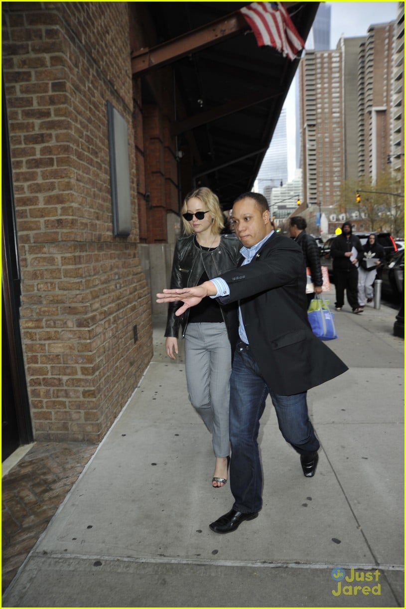 Jennifer Lawrence's Bodyguard Justin Riblet is 'Very Popular' With Her ...