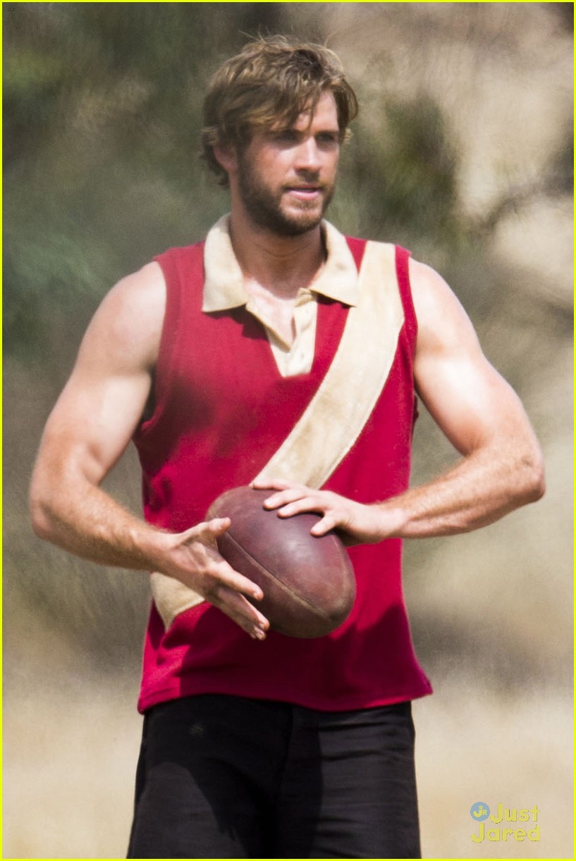 Liam Hemsworth is One Hot, Dirty Rugby Player for 'The Dressmaker ...