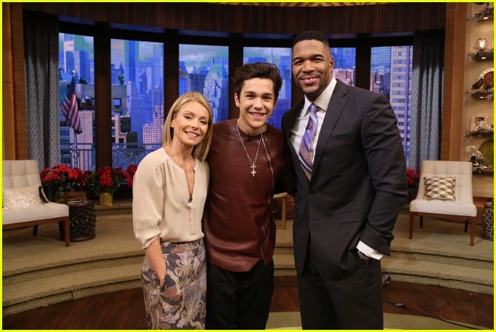 Austin Mahone Dedicates New Book To Mom Michele - Read The Dedication ...