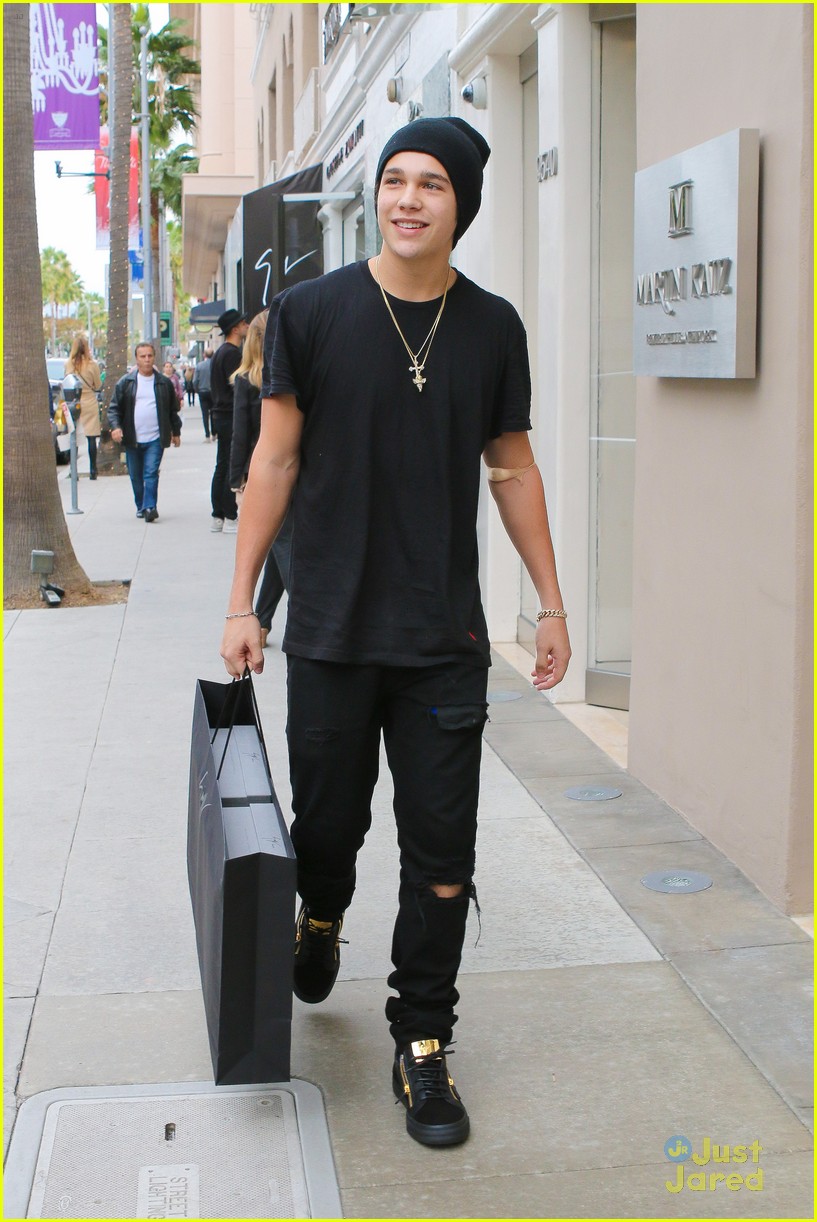 Austin Mahone Picks Up New Kicks Before Mini-Book Tour | Photo 750678 ...