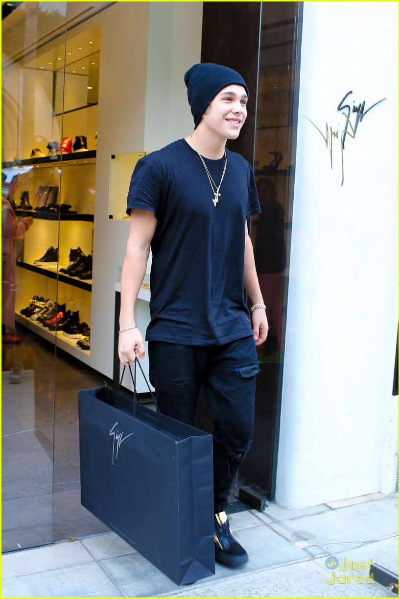 Austin Mahone Picks Up New Kicks Before Mini-Book Tour | Photo 750686 ...