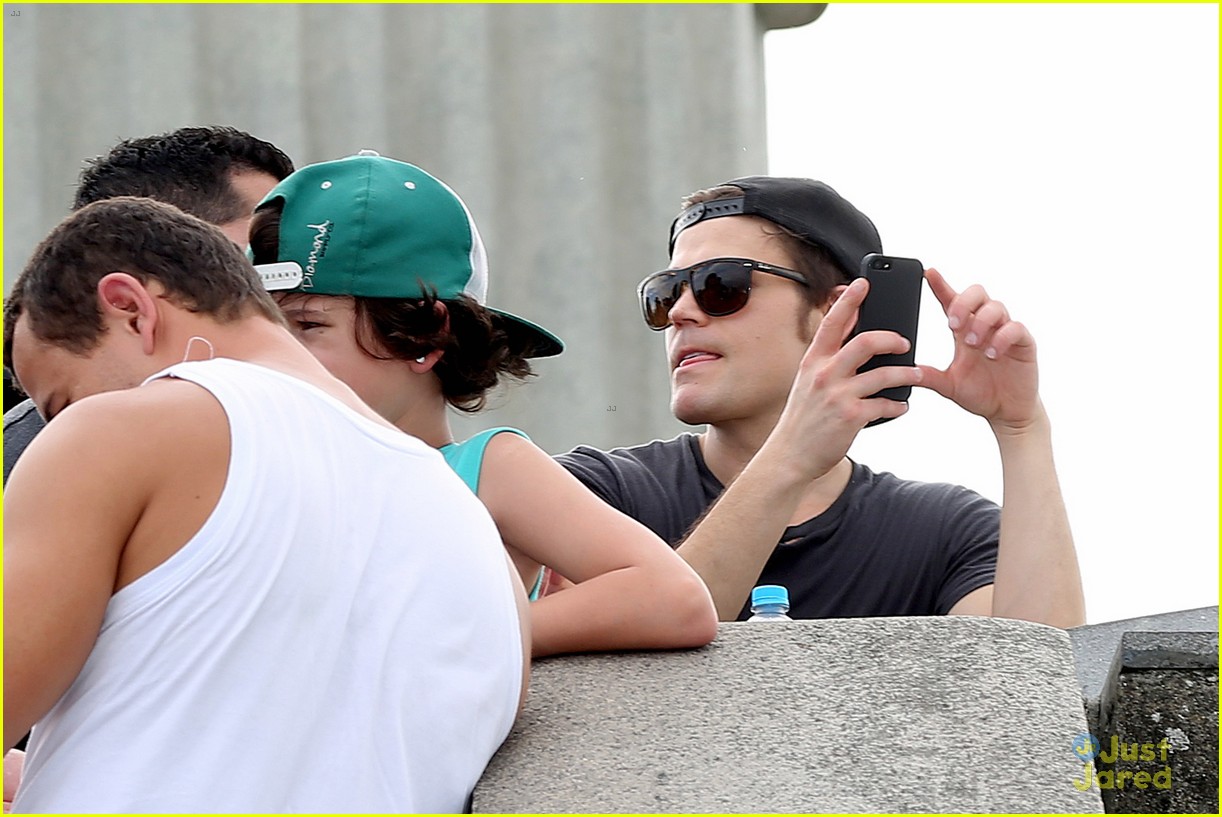 Paul Wesley Flaunts His Buff Biceps While Sightseeing in Rio! | Photo ...