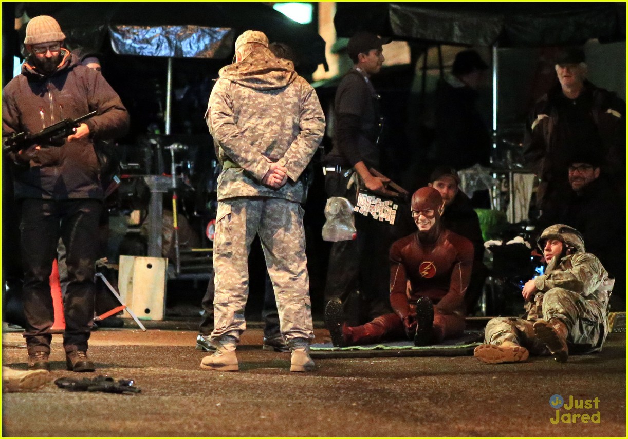 Grant Gustin & Robbie Amell: The Flash & Firestorm Are Best Friends ...