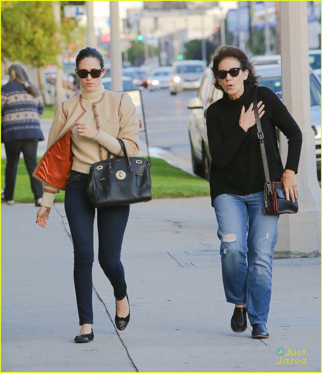 Emmy Rossum Gets Close And Candid With Larry King Watch Now Photo