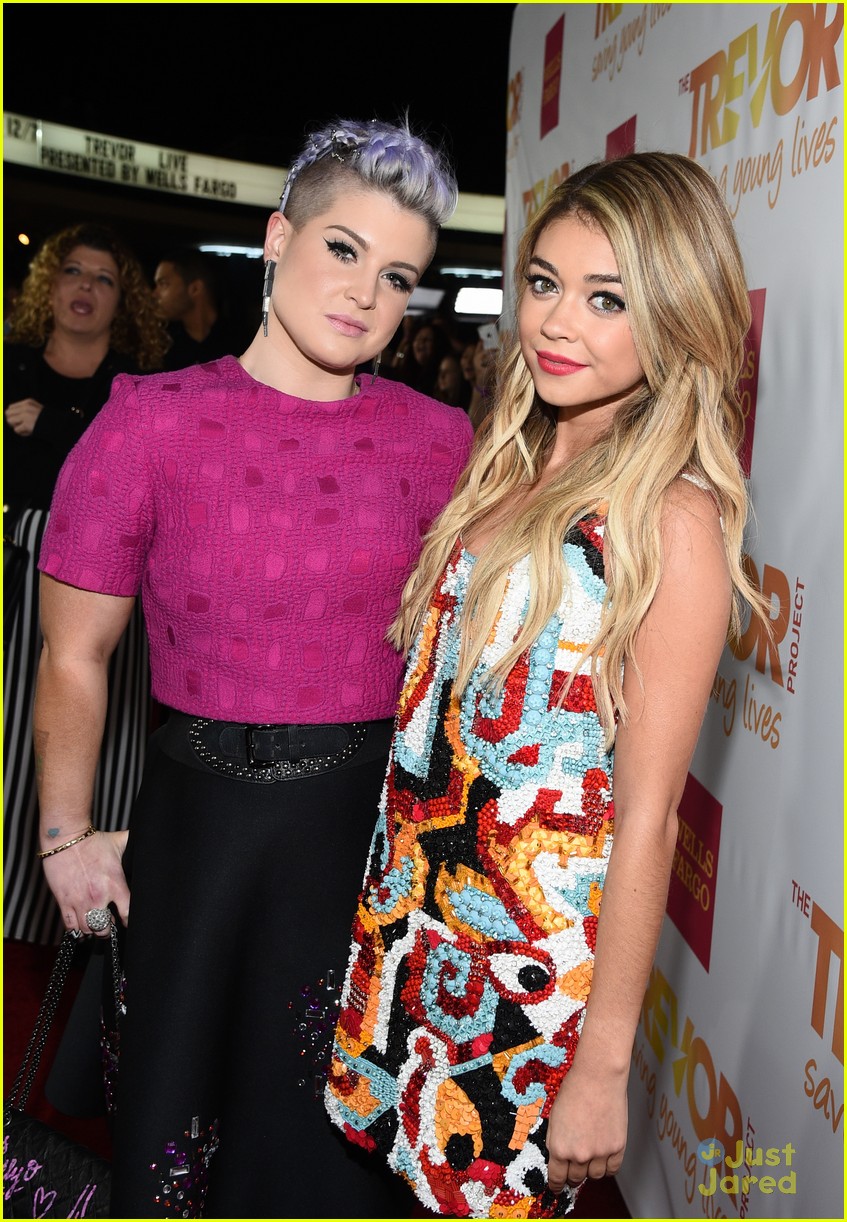 Sarah Hyland & Kiernan Shipka Bring Serious Style to TrevorLIVE LA ...