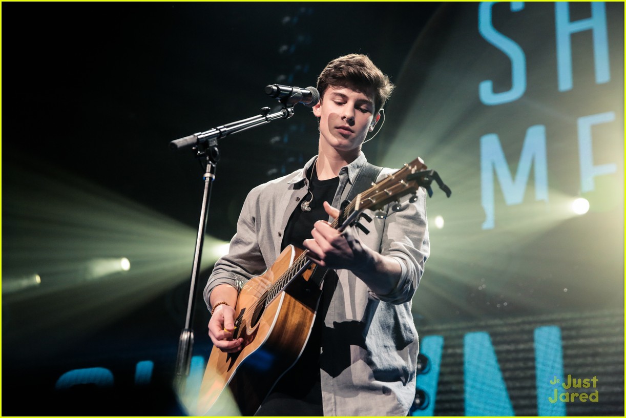 Shawn Mendes Gets Wowed By AGT Winner Magician Mat Franco's Trick In ...