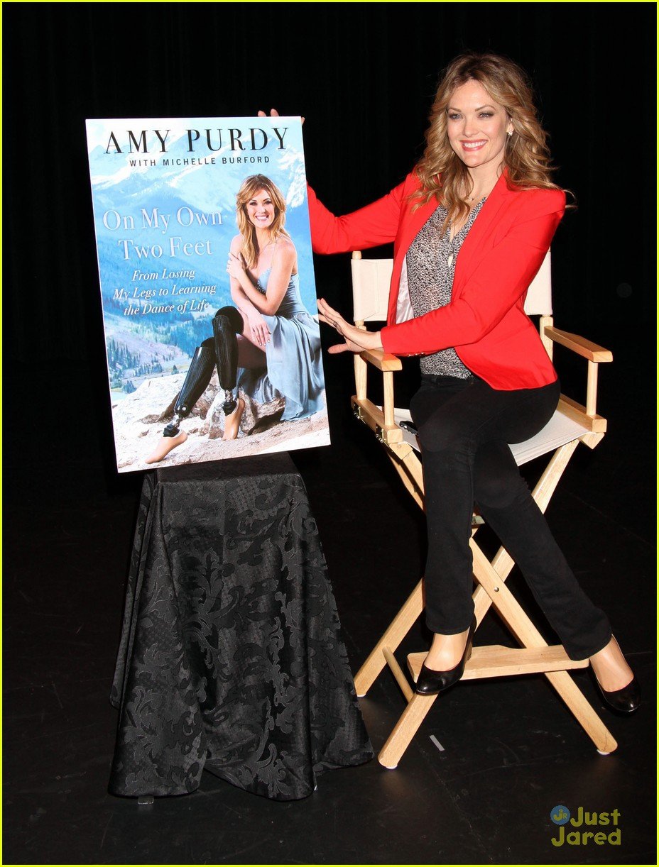 Amy Purdy Returns To Vegas With 'On My Own Two Feet' Book Tour | Photo ...