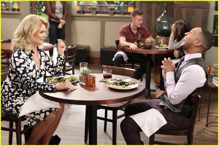 Ben & Riley Get Camera Ready For Tonight's 'Baby Daddy' | Photo 768340 ...