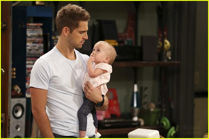 Ben & Riley Get Camera Ready For Tonight's 'Baby Daddy' | Photo 768343 ...