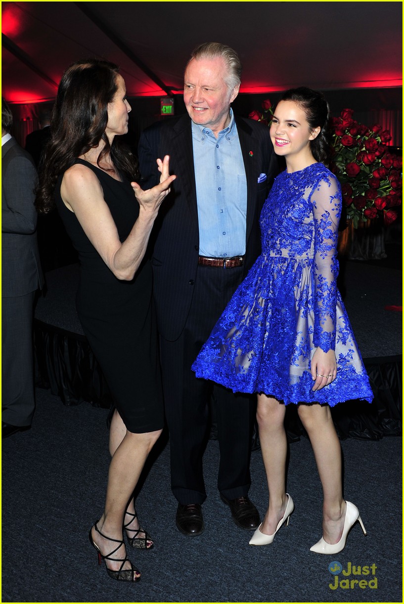 Bailee Madison Celebrates 'Good Witch' With Hallmark Channel | Photo ...