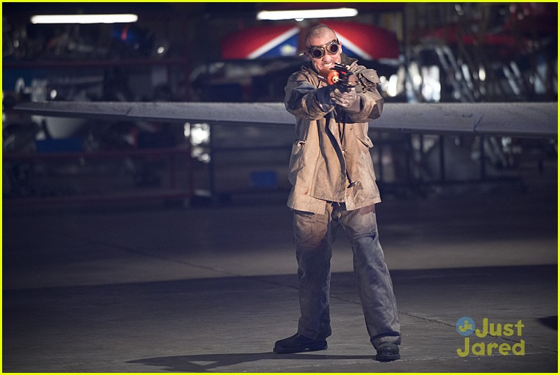 Full Sized Photo of the flash returns prison break reunion stills 16 ...