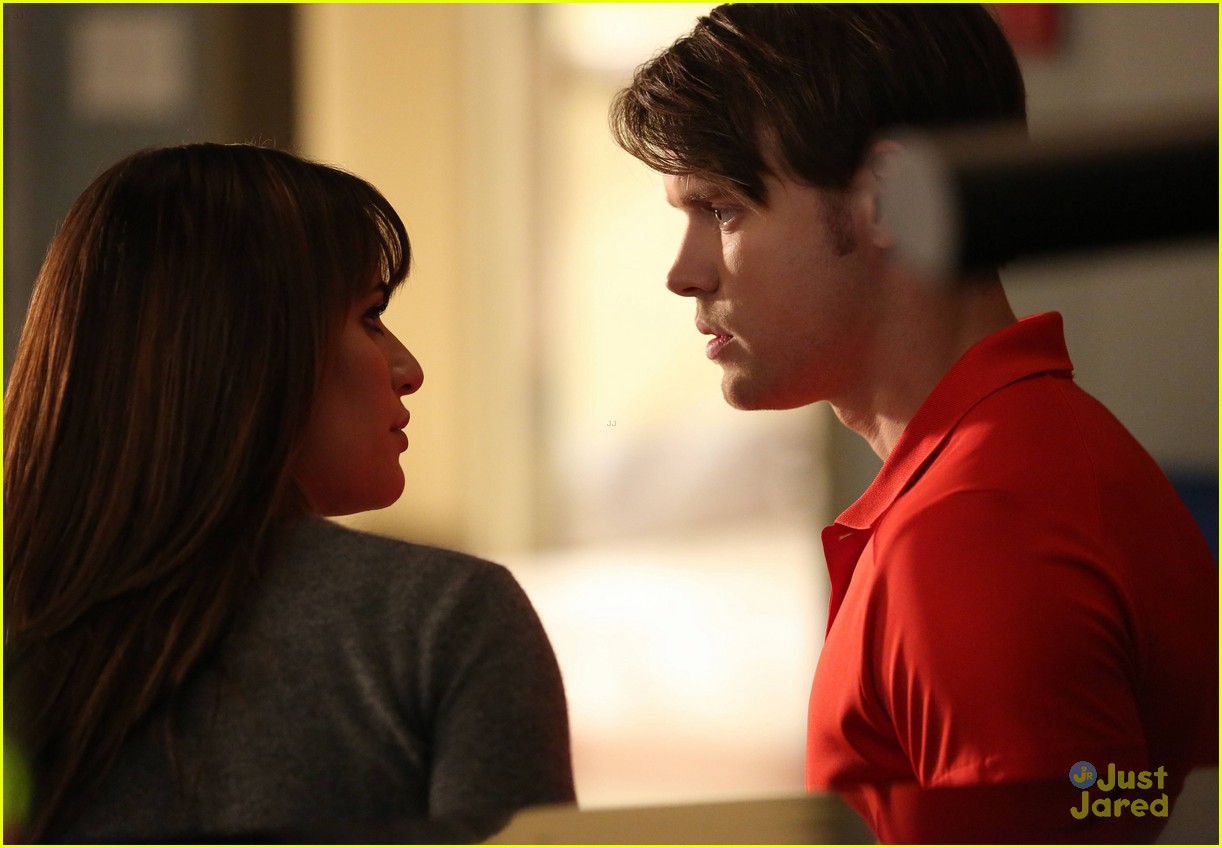 Full Sized Photo of glee hurt locker part two stills 01 | Rachel ...