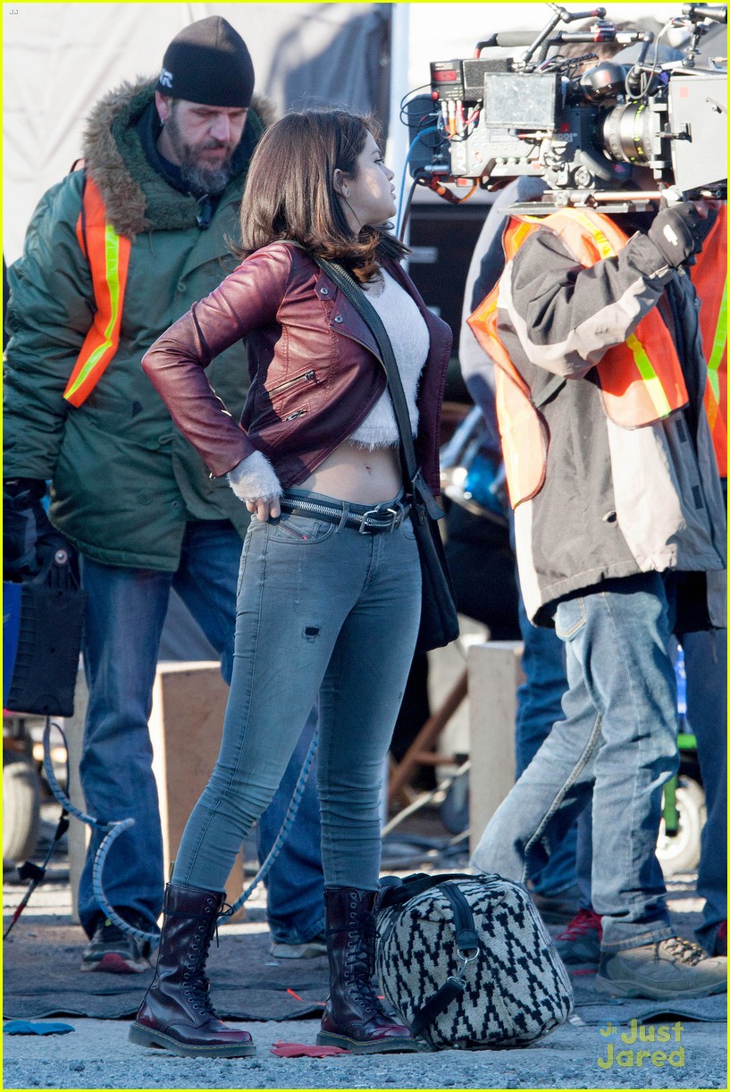 Selena Gomez Gets Epic Prom Proposal - Watch Lip-Sync Video Now ...