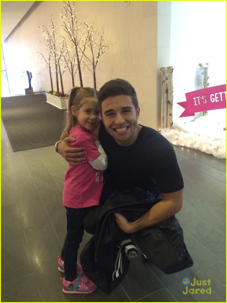Jake Miller Meets His Cutest Fan Yet Before Performing On TeenNick's ...