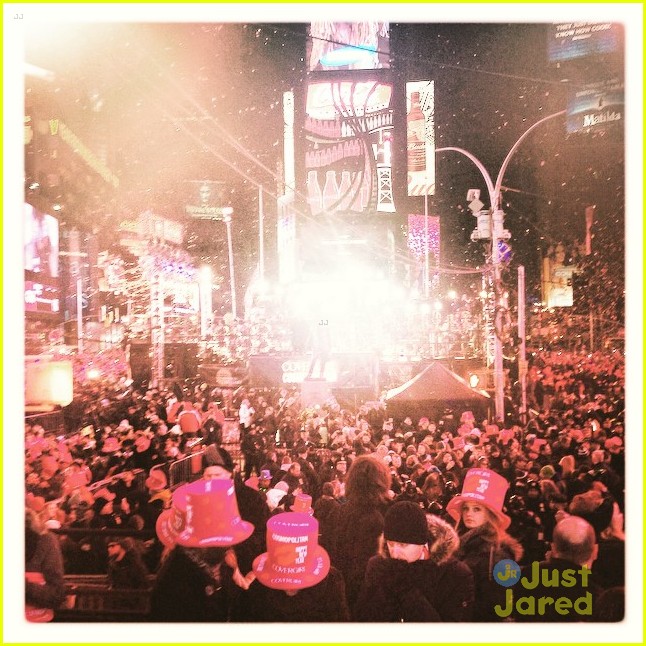 Kat Graham Hosts A Colorful Countdown with Cosmopolitan for New Year's ...