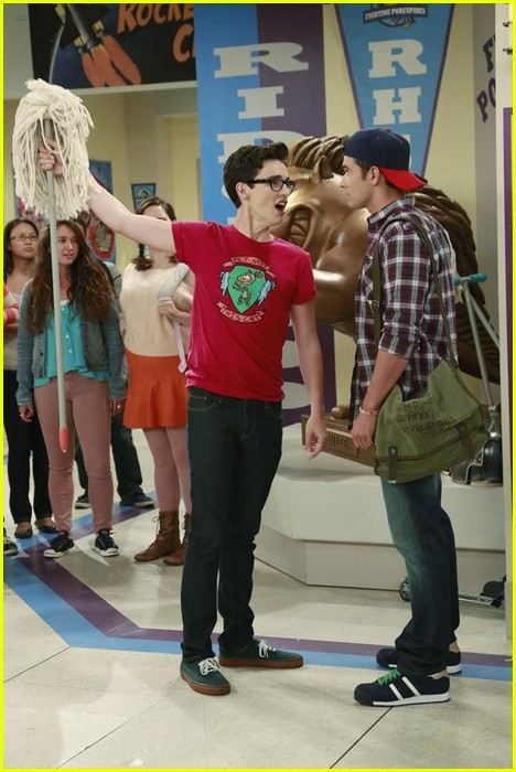 There's A Mop Fight On 'Liv & Maddie' This Weekend You Just Have To See ...