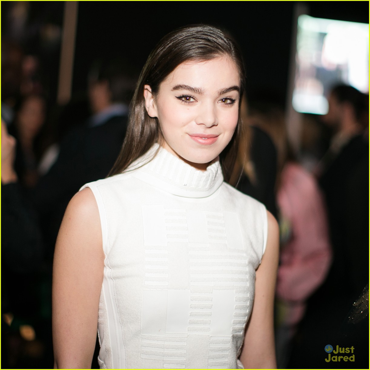 Miley Cyrus & Hailee Steinfeld Turn Heads in White at Shooting Stars ...