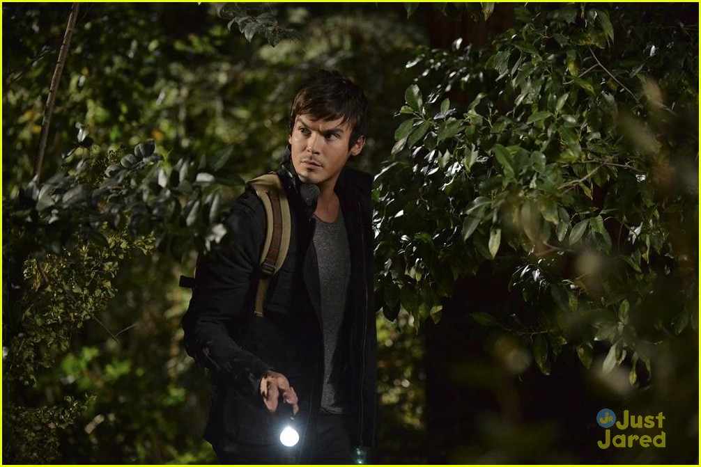 Toby Makes One Sexy Cop on Tonight's All-New 'Pretty Little Liars ...