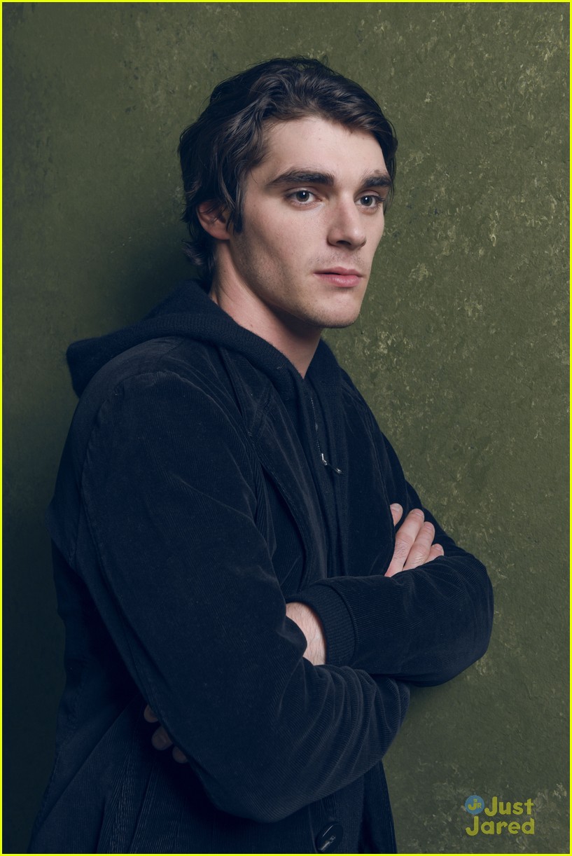 RJ Mitte Speaks With Shriner's Hospitals At Sundance 2015 Panel | Photo ...
