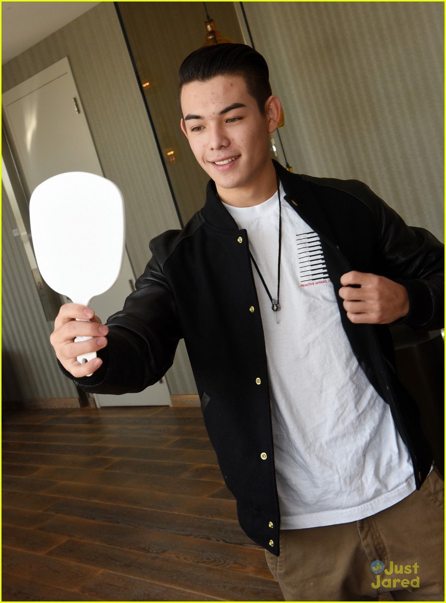 Ryan Potter Geeked Out Over Meeting Miles Teller | Photo 761366 - Photo ...