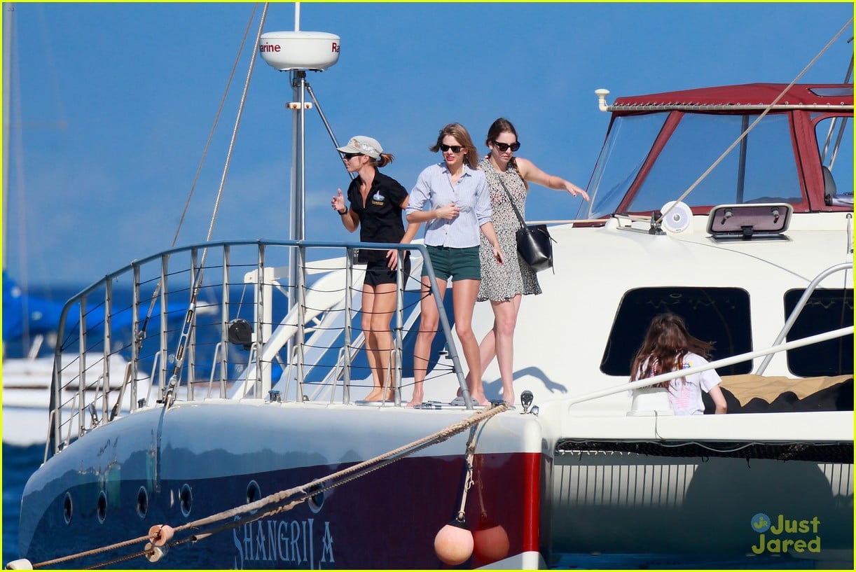 Taylor Swift's Hawaii Trip with Haim - New Photos! | Photo 769129 ...