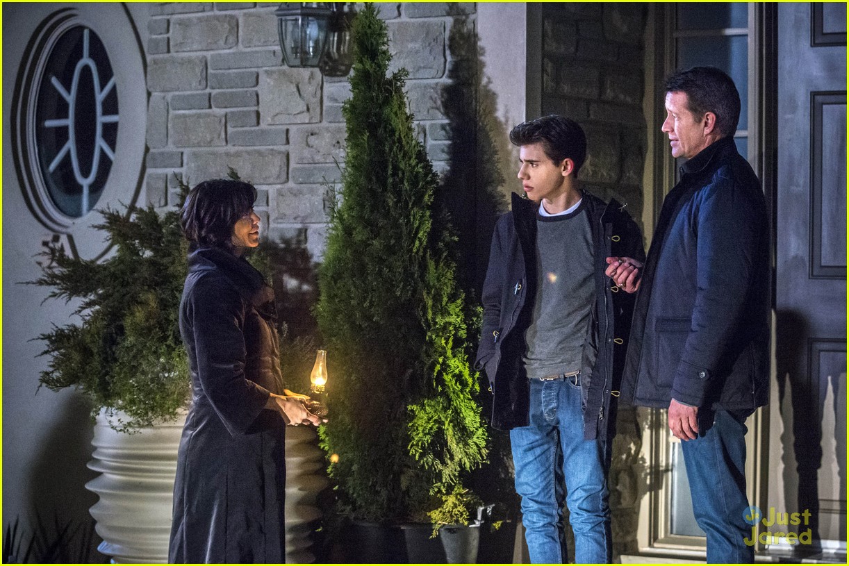 Full Sized Photo of bailee madison good witch takeover 03 | Bailee ...