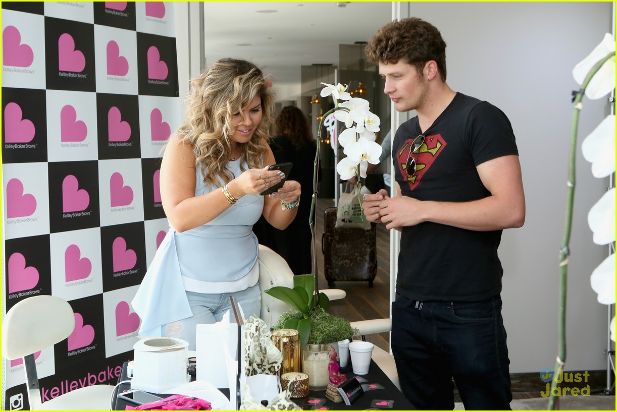 Brett Dier & Merritt Patterson Almost Have a 'Ravenswood' Reunion at ...