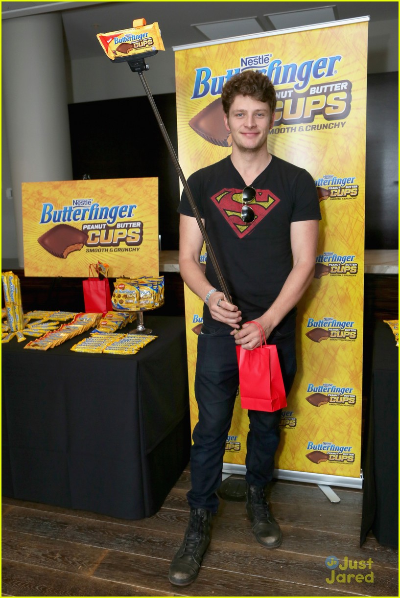 Brett Dier & Merritt Patterson Almost Have a 'Ravenswood' Reunion at ...