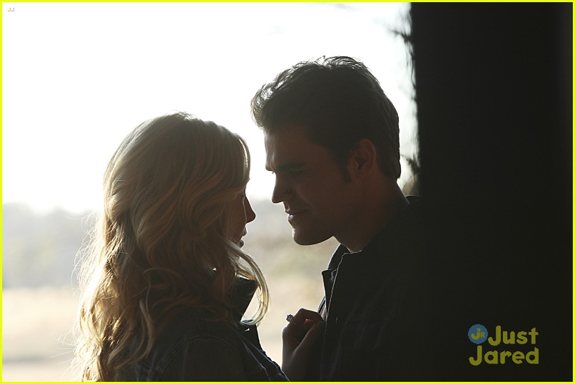 The Vampire Diaries' Candice Accola on Steroline's Sunset Kiss, Sheriff ...